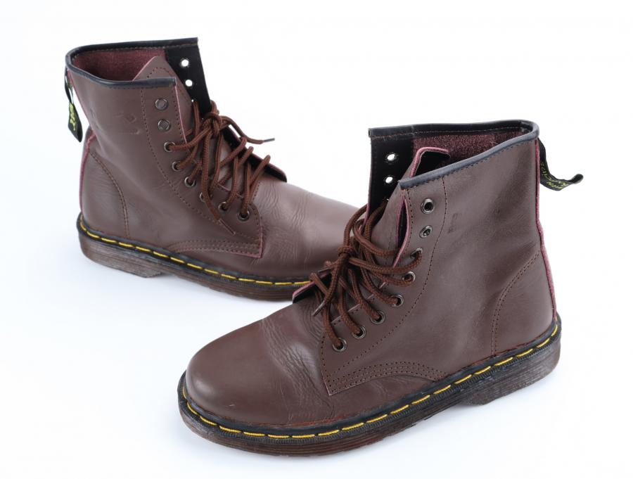 닥터마틴 Azzy Wear 브라운 6홀 레이스업 워커 부츠 Azzy Wear Brown 6-Eye Lace-Up Boots ...